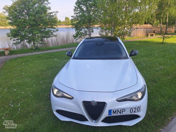 White Alfa Romeo Giulia 2017 in Ignalina, with an engine capacity of 2.10 L and mileage of 240 thousand km for 6750 €, photo 3 on AUTOMOTO.COM.LV