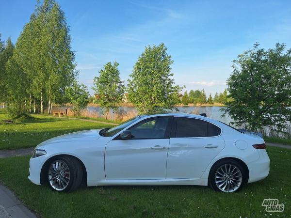 White Alfa Romeo Giulia 2017 in Ignalina, with an engine capacity of 2.10 L and mileage of 240 thousand km for 6750 €, photo 4 on AUTOMOTO.COM.LV