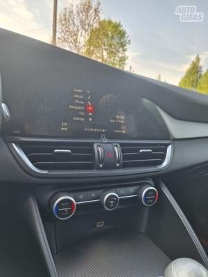 White Alfa Romeo Giulia 2017 in Ignalina, with an engine capacity of 2.10 L and mileage of 240 thousand km for 6750 €, photo 18 on AUTOMOTO.COM.LV