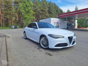 White Alfa Romeo Giulia 2017 in Ignalina, with an engine capacity of 2.10 L and mileage of 240 thousand km for 6750 €, photo 22 on AUTOMOTO.COM.LV