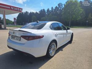 White Alfa Romeo Giulia 2017 in Ignalina, with an engine capacity of 2.10 L and mileage of 240 thousand km for 6750 €, photo 28 on AUTOMOTO.COM.LV