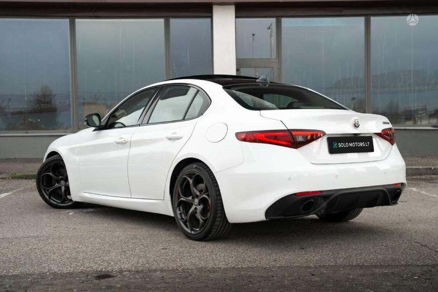 Balts Alfa Romeo Giulia 2018 Viļņa, ar dzinēja tilpumu 2.00 L un nobraukumu 78 tūkst. km par 18450 €, foto 3 vietnē AUTOMOTO.COM.LV