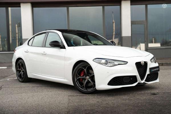 White Alfa Romeo Giulia 2018 in Vilnius, with an engine capacity of 2.00 L and mileage of 78 thousand km for 18450 €, photo 6 on AUTOMOTO.COM.LV