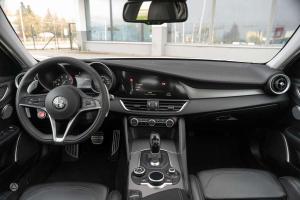 Balts Alfa Romeo Giulia 2018 Viļņa, ar dzinēja tilpumu 2.00 L un nobraukumu 78 tūkst. km par 18450 €, foto 14 vietnē AUTOMOTO.COM.LV