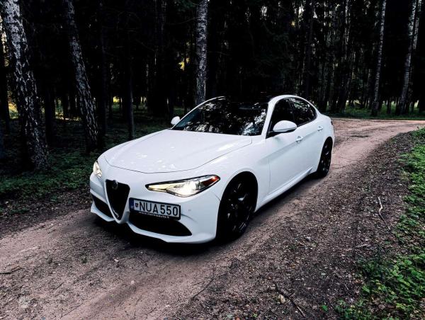 Balts Alfa Romeo Giulia 2018 Šauļi, ar dzinēja tilpumu 2.00 L un nobraukumu 71 tūkst. km par 21400 €, foto 2 vietnē AUTOMOTO.COM.LV