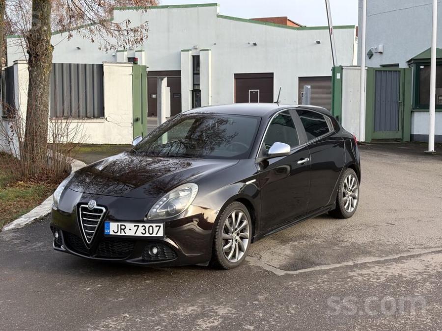 Melns Alfa Romeo Giulietta 2010 Rīga, ar dzinēja tilpumu 1.60 L un nobraukumu 324 tūkst. km par 3300 €, foto 1 vietnē AUTOMOTO.COM.LV