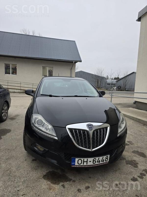 Black Alfa Romeo Giulietta 2010 in Riga, with an engine capacity of 1.90 L and mileage of 242 thousand km for 3200 €, photo 1 on AUTOMOTO.COM.LV