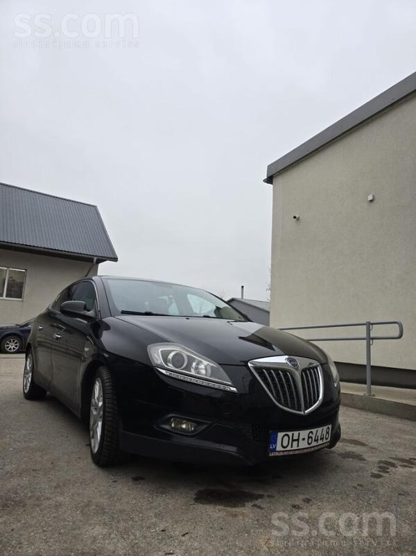 Melns Alfa Romeo Giulietta 2010 Rīga, ar dzinēja tilpumu 1.90 L un nobraukumu 242 tūkst. km par 3200 €, foto 5 vietnē AUTOMOTO.COM.LV