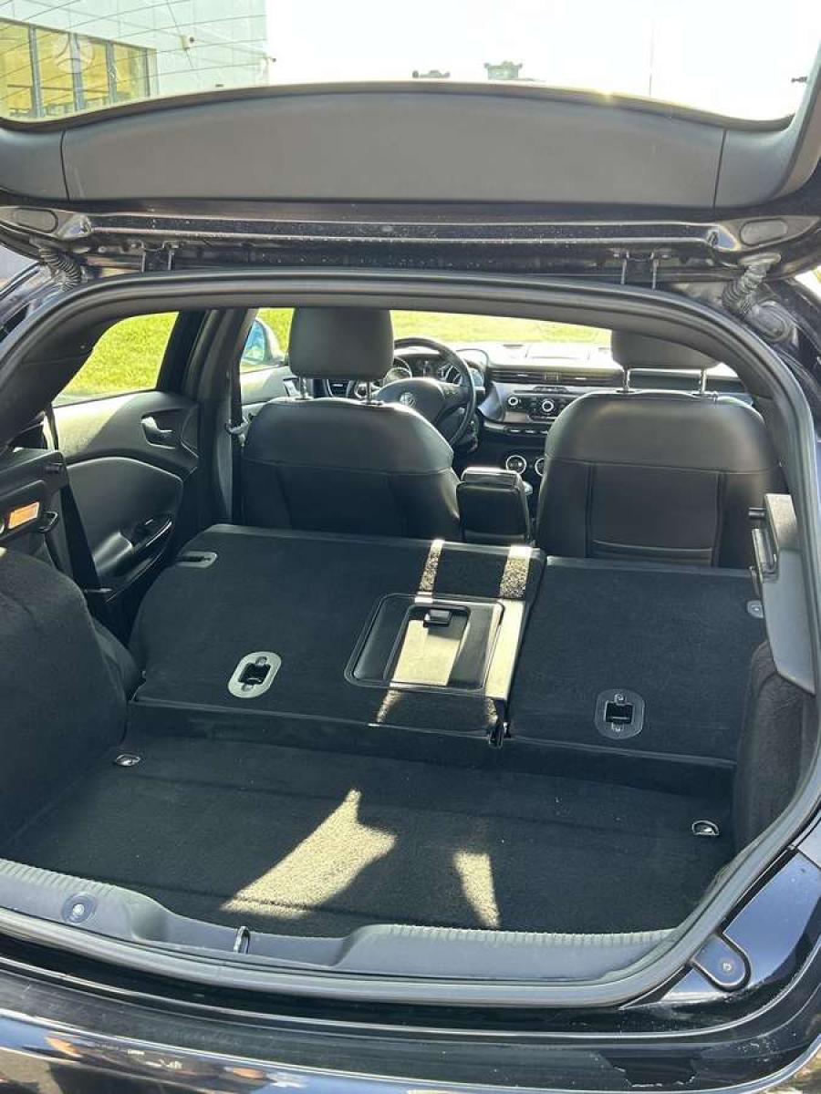 Melns Alfa Romeo Giulietta 2010 Kauņa, ar dzinēja tilpumu 1.37 L un nobraukumu 167 tūkst. km par 3990 €, foto 15 vietnē AUTOMOTO.COM.LV