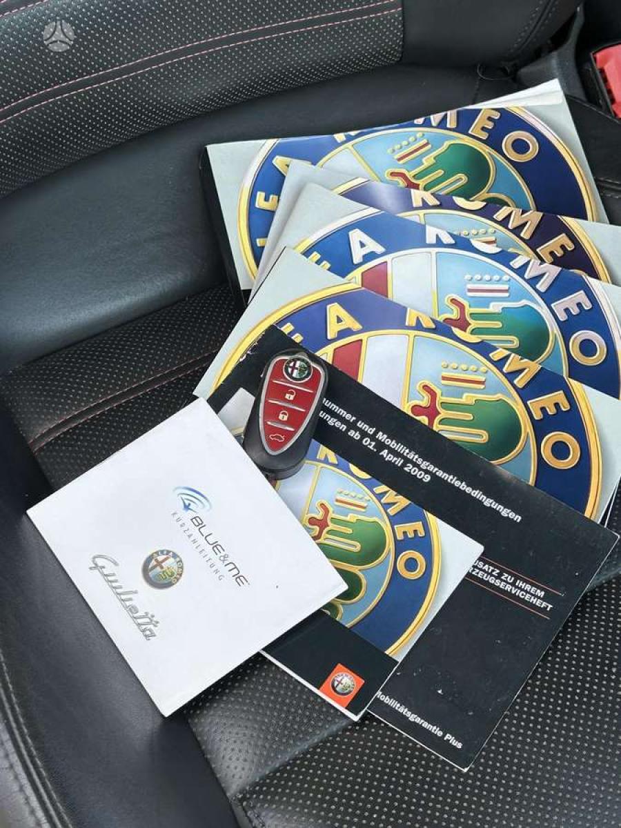 Melns Alfa Romeo Giulietta 2010 Kauņa, ar dzinēja tilpumu 1.37 L un nobraukumu 167 tūkst. km par 3990 €, foto 23 vietnē AUTOMOTO.COM.LV