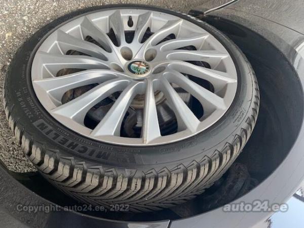 Black Alfa Romeo Giulietta 2011 in Tartu, with an engine capacity of 1.40 L and mileage of 200 thousand km for 2700 €, photo 11 on AUTOMOTO.COM.LV