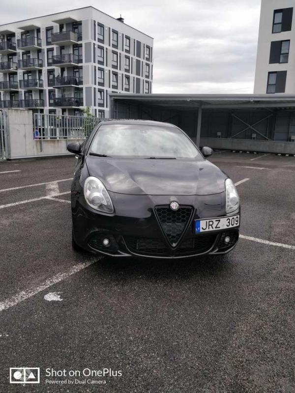 Melns Alfa Romeo Giulietta 2011 Viļņa, ar dzinēja tilpumu 1.37 L un nobraukumu 118 tūkst. km par 4200 €, foto 3 vietnē AUTOMOTO.COM.LV