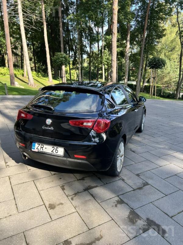 Melns Alfa Romeo Giulietta 2012 Ogre, ar dzinēja tilpumu 1.40 L un nobraukumu 164 tūkst. km par 4500 €, foto 4 vietnē AUTOMOTO.COM.LV