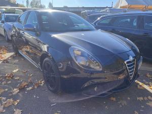 Black Alfa Romeo Giulietta 2012 in Klaipeda, with an engine capacity of 1.96 L and mileage of 216 thousand km for 4850 €, photo 3 on AUTOMOTO.COM.LV