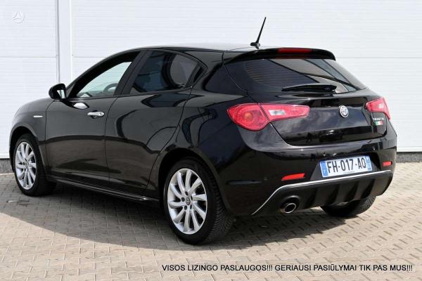 Melns Alfa Romeo Giulietta 2019 Kretinga, ar dzinēja tilpumu 1.37 L un nobraukumu 166 tūkst. km par 6750 €, foto 10 vietnē AUTOMOTO.COM.LV