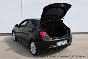 Melns Alfa Romeo Giulietta 2019 Kretinga, ar dzinēja tilpumu 1.37 L un nobraukumu 166 tūkst. km par 6750 €, foto 13 vietnē AUTOMOTO.COM.LV