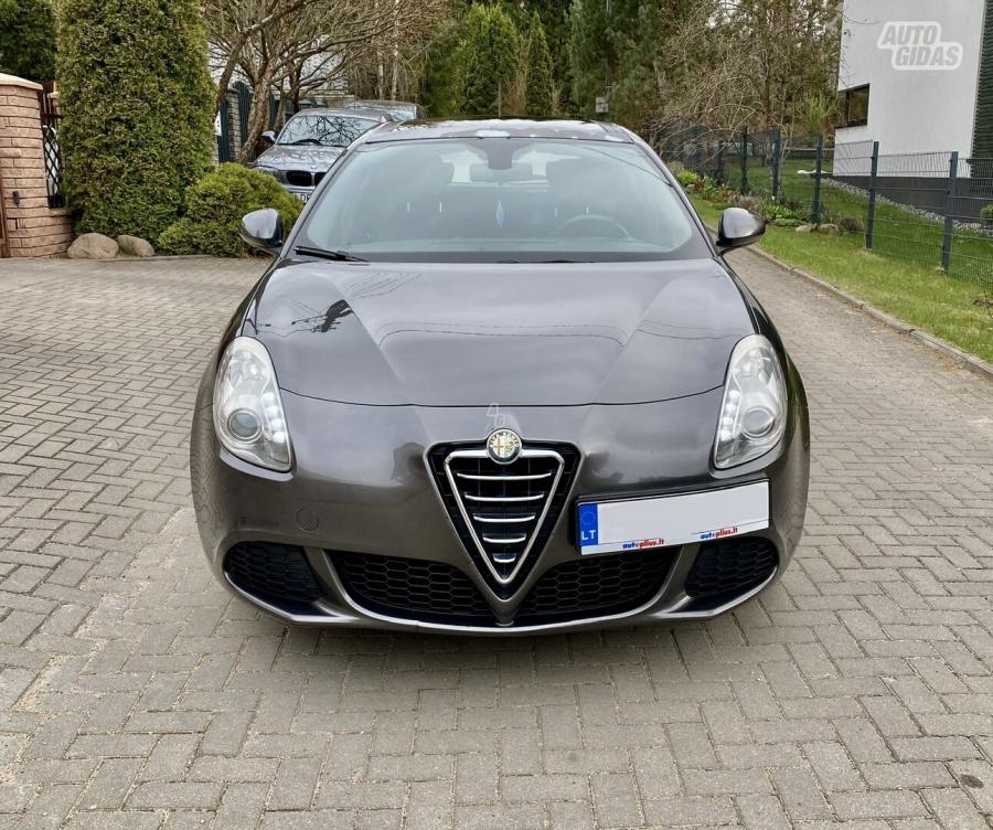 Brūns Alfa Romeo Giulietta 2011 Viļņa, ar dzinēja tilpumu 1.40 L un nobraukumu 228 tūkst. km par 1850 €, foto 4 vietnē AUTOMOTO.COM.LV