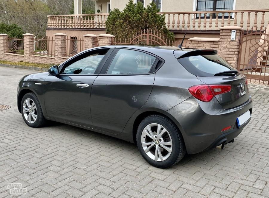 Brūns Alfa Romeo Giulietta 2011 Viļņa, ar dzinēja tilpumu 1.40 L un nobraukumu 228 tūkst. km par 1850 €, foto 8 vietnē AUTOMOTO.COM.LV
