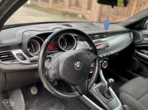 Brūns Alfa Romeo Giulietta 2011 Viļņa, ar dzinēja tilpumu 1.40 L un nobraukumu 228 tūkst. km par 1850 €, foto 13 vietnē AUTOMOTO.COM.LV