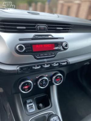 Brūns Alfa Romeo Giulietta 2011 Viļņa, ar dzinēja tilpumu 1.40 L un nobraukumu 228 tūkst. km par 1850 €, foto 16 vietnē AUTOMOTO.COM.LV