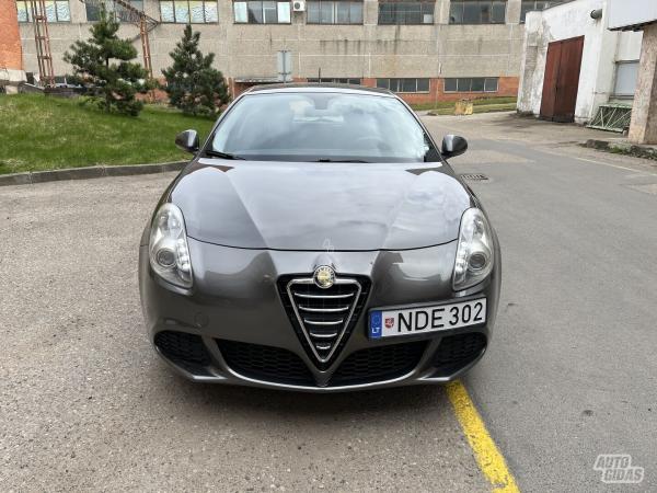 Brūns Alfa Romeo Giulietta 2011 Viļņa, ar dzinēja tilpumu 2.00 L un nobraukumu 290 tūkst. km par 2500 €, foto 1 vietnē AUTOMOTO.COM.LV