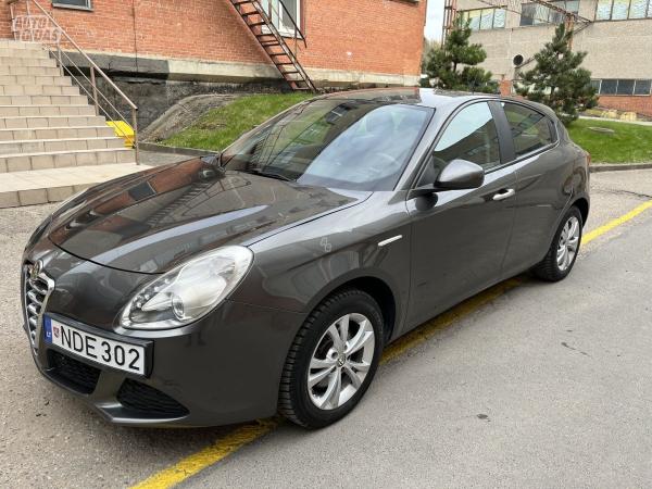 Brūns Alfa Romeo Giulietta 2011 Viļņa, ar dzinēja tilpumu 2.00 L un nobraukumu 290 tūkst. km par 2500 €, foto 3 vietnē AUTOMOTO.COM.LV