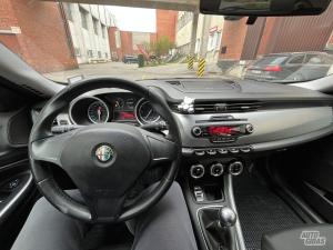 Brūns Alfa Romeo Giulietta 2011 Viļņa, ar dzinēja tilpumu 2.00 L un nobraukumu 290 tūkst. km par 2300 €, foto 11 vietnē AUTOMOTO.COM.LV