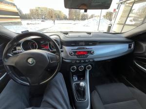 Pelēks Alfa Romeo Giulietta 2011 Viļņa, ar dzinēja tilpumu 2.00 L un nobraukumu 289 tūkst. km par 2600 €, foto 10 vietnē AUTOMOTO.COM.LV