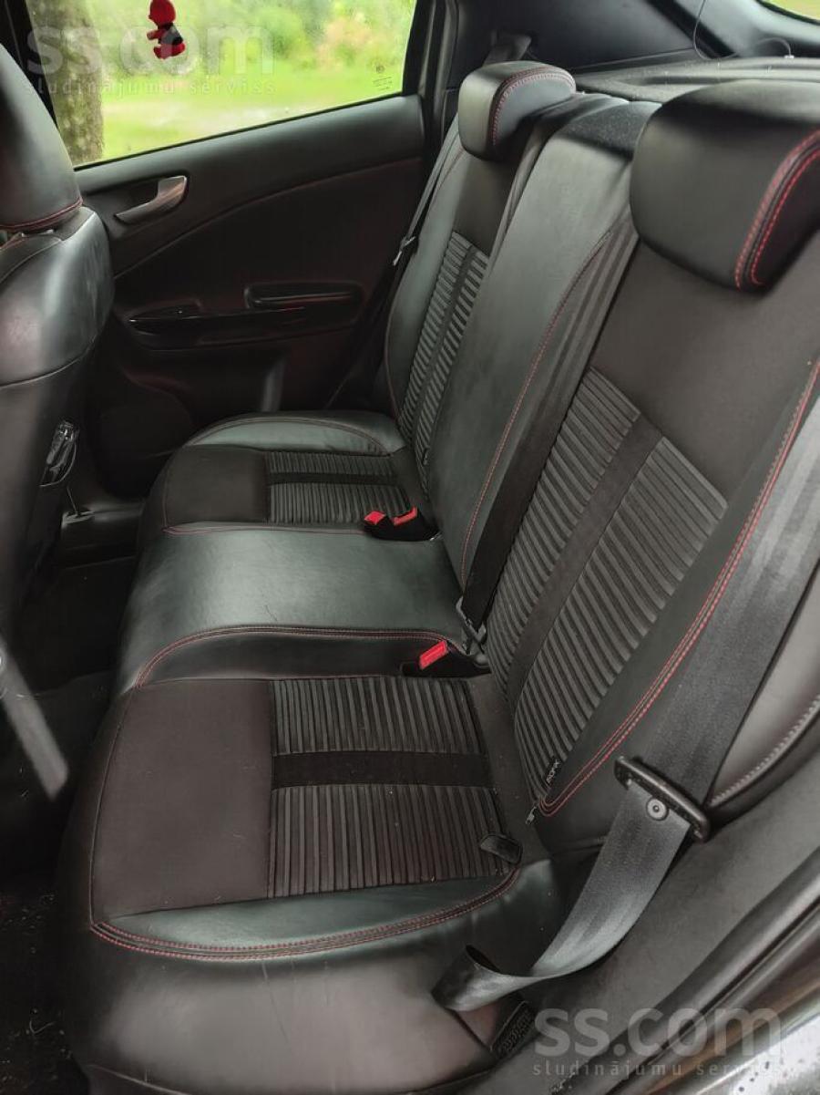 Pelēks Alfa Romeo Giulietta 2011 Jēkabpils, ar dzinēja tilpumu 2.00 L un nobraukumu 261 tūkst. km par 3300 €, foto 7 vietnē AUTOMOTO.COM.LV