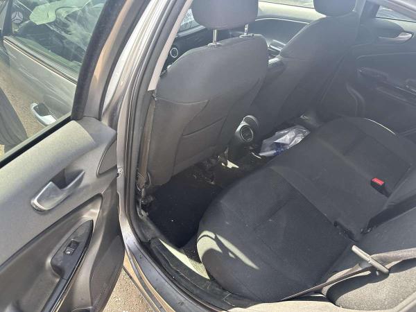 Pelēks Alfa Romeo Giulietta 2011 Tauragė, ar dzinēja tilpumu 1.96 L un nobraukumu 190 tūkst. km par 1450 €, foto 7 vietnē AUTOMOTO.COM.LV