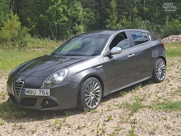 Grey Alfa Romeo Giulietta 2012 in Alytus, with an engine capacity of 1.70 L and mileage of 265 thousand km for 5500 €, photo 6 on AUTOMOTO.COM.LV