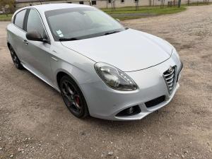Pelēks Alfa Romeo Giulietta 2015 Tauragė, ar dzinēja tilpumu 1.96 L un nobraukumu 226 tūkst. km par 4000 €, foto  vietnē AUTOMOTO.COM.LV