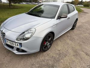 Pelēks Alfa Romeo Giulietta 2015 Tauragė, ar dzinēja tilpumu 1.96 L un nobraukumu 226 tūkst. km par 4000 €, foto 3 vietnē AUTOMOTO.COM.LV