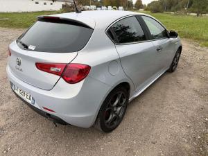 Pelēks Alfa Romeo Giulietta 2015 Tauragė, ar dzinēja tilpumu 1.96 L un nobraukumu 226 tūkst. km par 4000 €, foto 5 vietnē AUTOMOTO.COM.LV