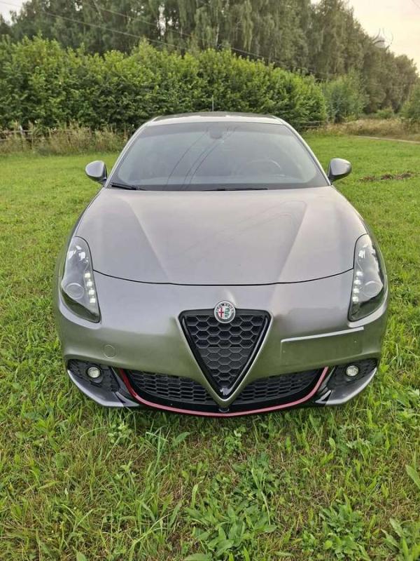 Pelēks Alfa Romeo Giulietta 2016 Pasvalys, ar dzinēja tilpumu 1.96 L un nobraukumu 223 tūkst. km par 5700 €, foto 2 vietnē AUTOMOTO.COM.LV