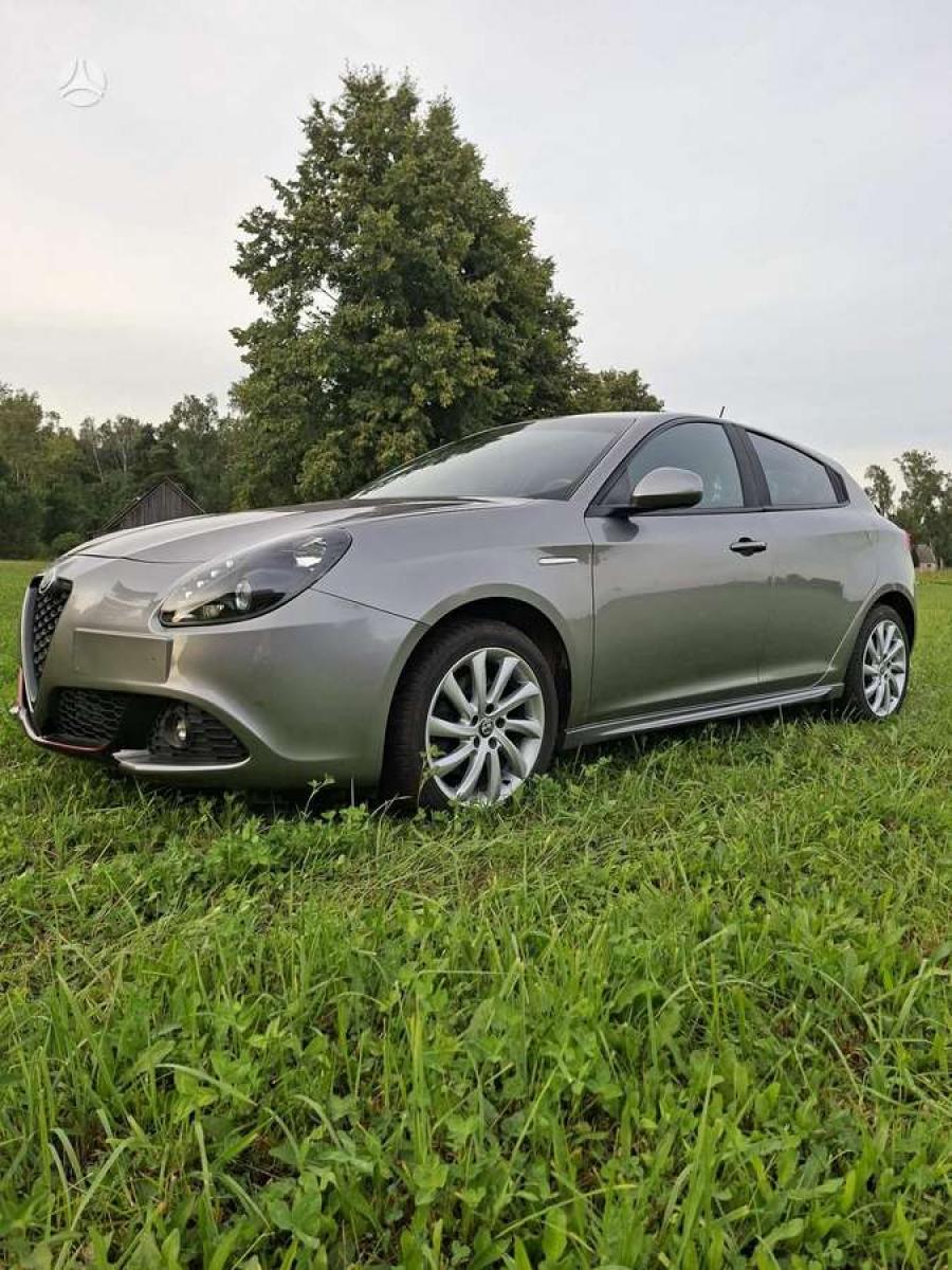 Pelēks Alfa Romeo Giulietta 2016 Pasvalys, ar dzinēja tilpumu 1.96 L un nobraukumu 223 tūkst. km par 5700 €, foto 7 vietnē AUTOMOTO.COM.LV