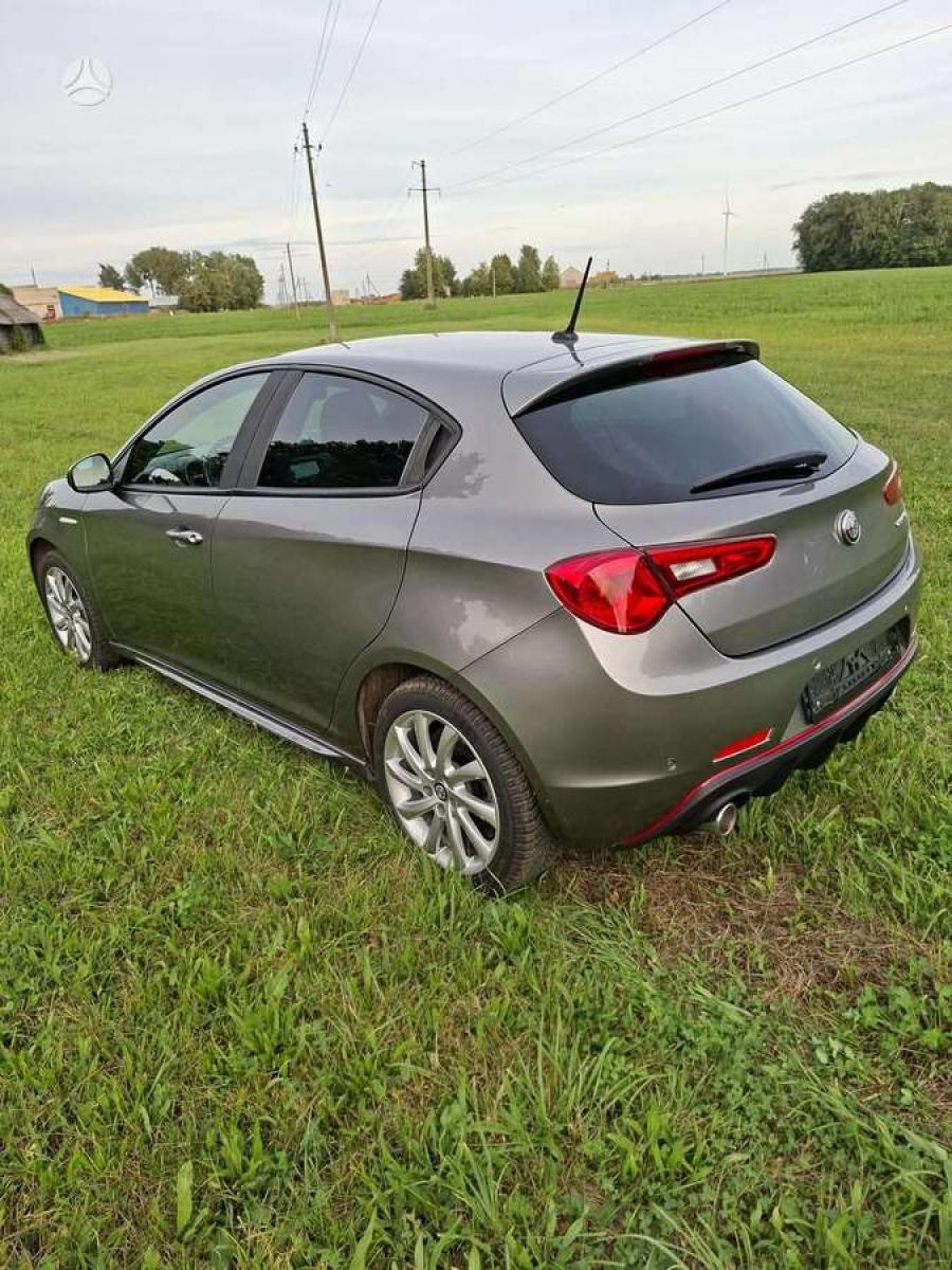 Pelēks Alfa Romeo Giulietta 2016 Pasvalys, ar dzinēja tilpumu 1.96 L un nobraukumu 223 tūkst. km par 5700 €, foto 11 vietnē AUTOMOTO.COM.LV