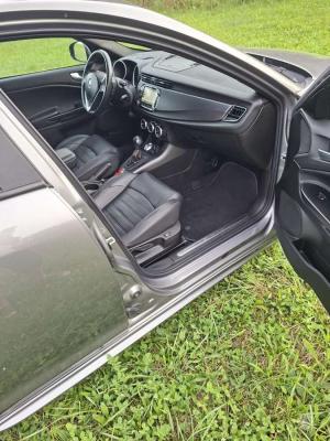 Pelēks Alfa Romeo Giulietta 2016 Pasvalys, ar dzinēja tilpumu 1.96 L un nobraukumu 223 tūkst. km par 5700 €, foto 15 vietnē AUTOMOTO.COM.LV