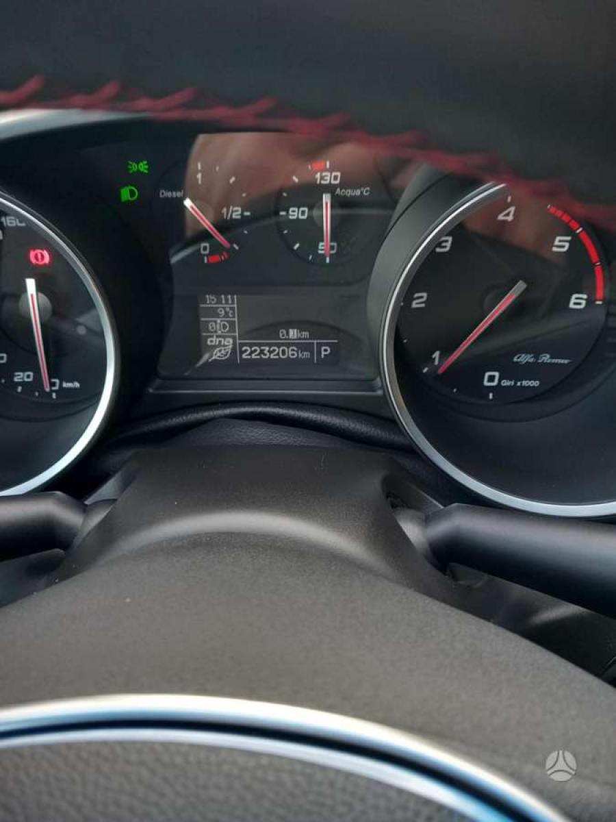 Pelēks Alfa Romeo Giulietta 2016 Pasvalys, ar dzinēja tilpumu 1.96 L un nobraukumu 223 tūkst. km par 5700 €, foto 17 vietnē AUTOMOTO.COM.LV