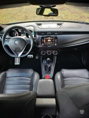 Pelēks Alfa Romeo Giulietta 2016 Pasvalys, ar dzinēja tilpumu 1.96 L un nobraukumu 223 tūkst. km par 5700 €, foto 19 vietnē AUTOMOTO.COM.LV