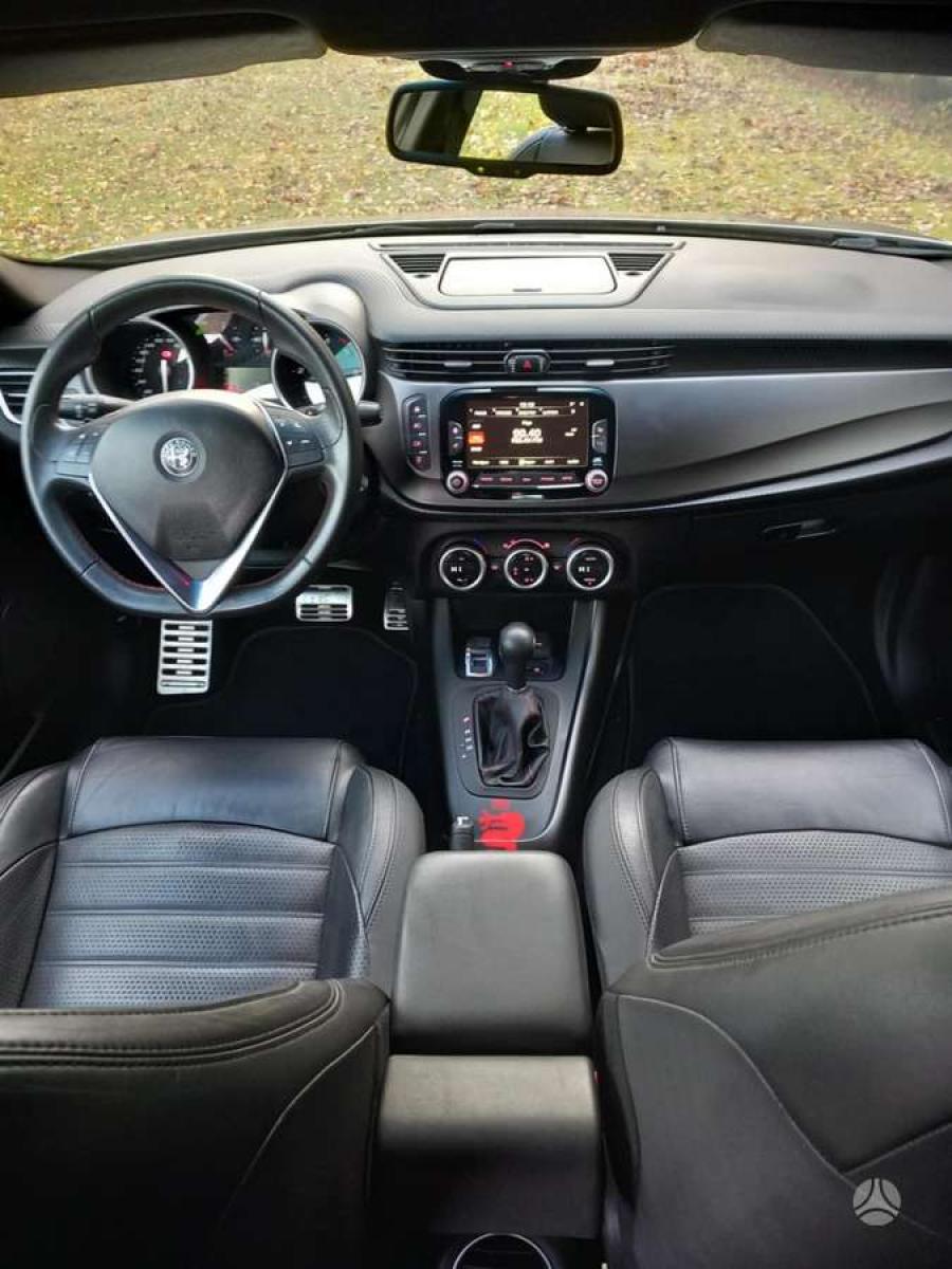 Pelēks Alfa Romeo Giulietta 2016 Pasvalys, ar dzinēja tilpumu 1.96 L un nobraukumu 223 tūkst. km par 5700 €, foto 19 vietnē AUTOMOTO.COM.LV