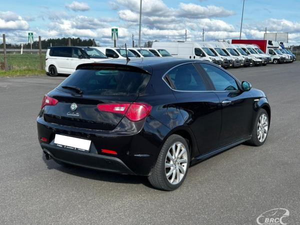 Alfa Romeo Giulietta 2010 Viļņa, ar dzinēja tilpumu 1.60 L un nobraukumu 291 tūkst. km par 3750 €, foto 2 vietnē AUTOMOTO.COM.LV