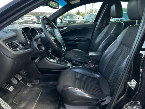 Alfa Romeo Giulietta 2010 Viļņa, ar dzinēja tilpumu 1.60 L un nobraukumu 291 tūkst. km par 3750 €, foto 5 vietnē AUTOMOTO.COM.LV