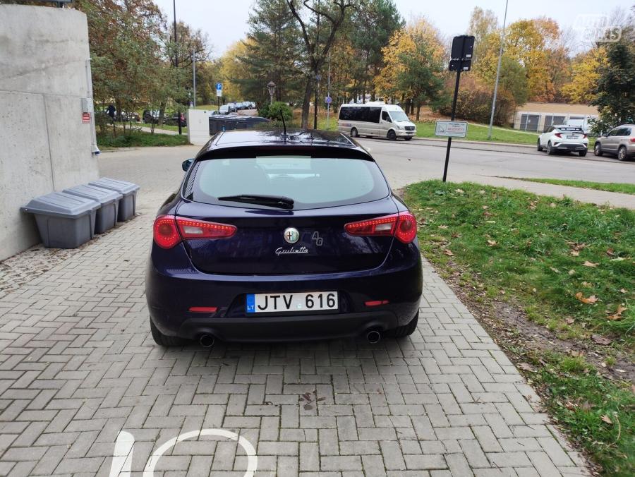 Alfa Romeo Giulietta 2011 in Vilnius, with an engine capacity of 2.00 L and mileage of 311 thousand km for 600 €, photo 7 on AUTOMOTO.COM.LV