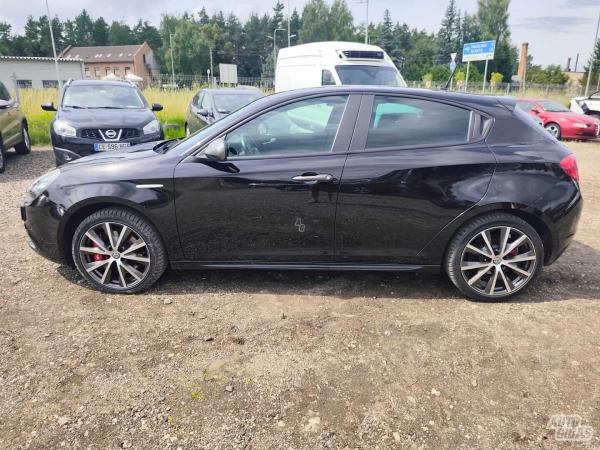 Alfa Romeo Giulietta 2018 in Utena, with an engine capacity of 2.00 L and mileage of 226 thousand km for 7950 €, photo 5 on AUTOMOTO.COM.LV