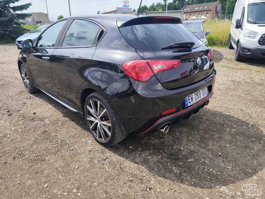 Alfa Romeo Giulietta 2018 in Utena, with an engine capacity of 2.00 L and mileage of 226 thousand km for 7950 €, photo 9 on AUTOMOTO.COM.LV