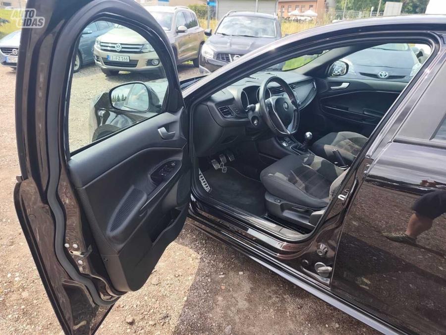 Alfa Romeo Giulietta 2018 in Utena, with an engine capacity of 2.00 L and mileage of 226 thousand km for 7950 €, photo 17 on AUTOMOTO.COM.LV