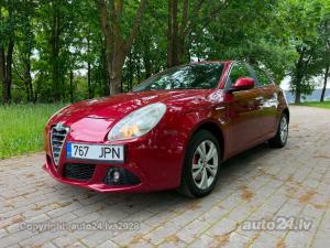 Red Alfa Romeo Giulietta 2010 in Tallinn, with an engine capacity of 2.00 L and mileage of 222 thousand km for 3799 €, photo 3 on AUTOMOTO.COM.LV