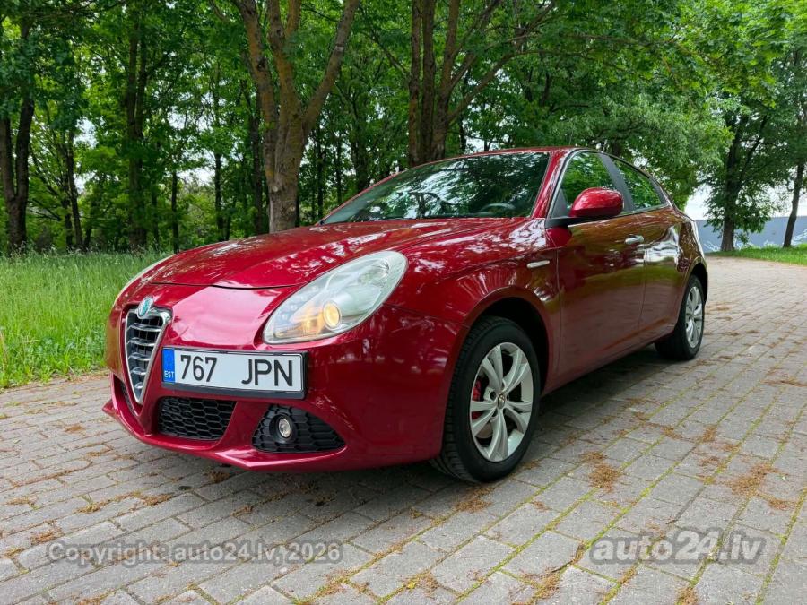 Red Alfa Romeo Giulietta 2010 in Tallinn, with an engine capacity of 2.00 L and mileage of 222 thousand km for 3799 €, photo 3 on AUTOMOTO.COM.LV