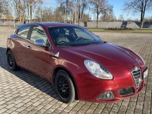 Sarkans Alfa Romeo Giulietta 2010 Dobele, ar dzinēja tilpumu 1.60 L un nobraukumu 238 tūkst. km par 3777 €, foto  vietnē AUTOMOTO.COM.LV